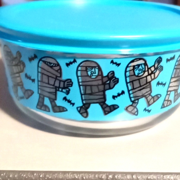 Pyrex | Kitchen | Halloween Pyrex 4 Cup Bowl With Lid New | Poshmark